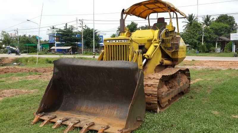 Komatsu D85A-21: Specs, Dimensions, Undercarriage, Engine, Operational
