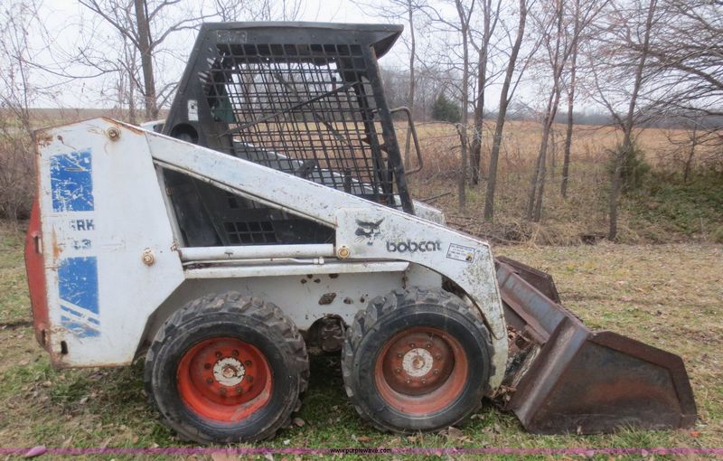 Bobcat 2000 (1981-1982): Specs, Bucket, Dimensions, Engine, Operational ...
