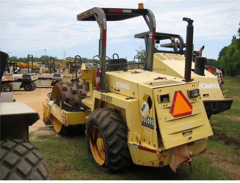 Bomag BW172PDB-2: Specs, Dimensions, Drum, Engine, Operational, Blade