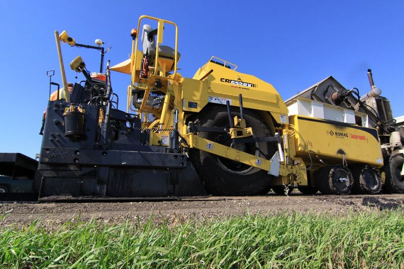 Bomag CR652RX: Specs, Dimensions, Screed, Engine, Operational, Hopper ...
