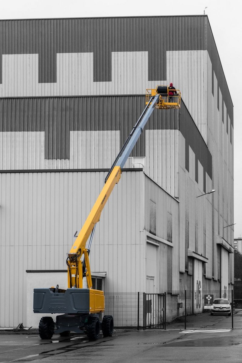 Haulotte HT80 RT O: Specs, Dimensions, Platform, Engine, Operational