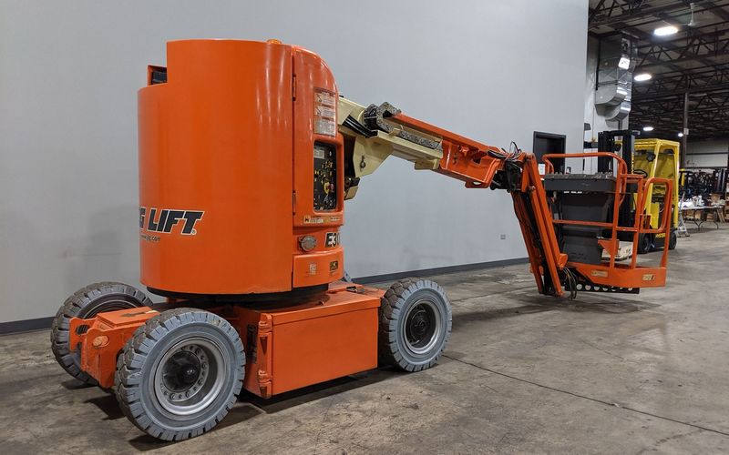 JLG E300AJP: Specs, Dimensions, Platform, Engine, Operational ...