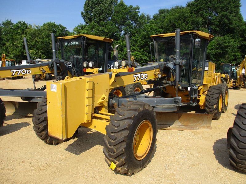 John Deere 770D: Specs, Dimensions, Engine, Operational, Steering ...