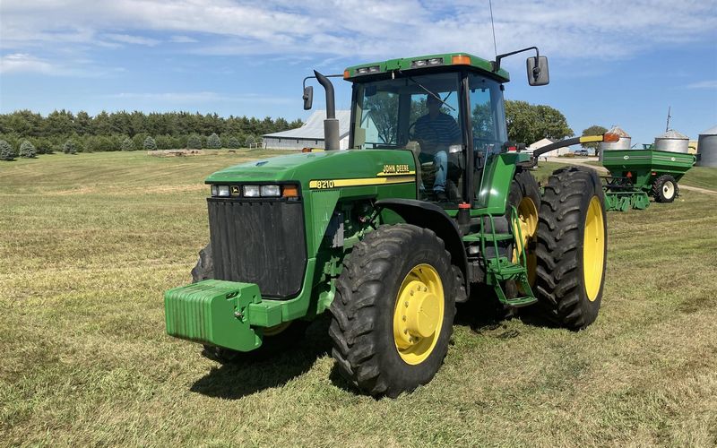 John Deere 8210: Specs, Dimensions, Engine, Operational, Transmission ...