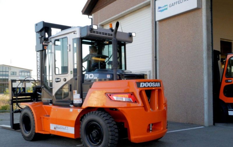 Doosan D60S 2-speed: Specs, Dimensions, Mast, Engine, Operational