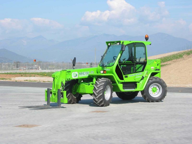 Merlo P 40.9 Plus: Specs, Dimensions, Lift, Engine, Operational ...