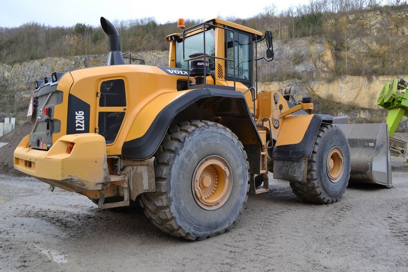 Volvo L220G: Specs, Bucket, Dimensions, Engine, Operational ...
