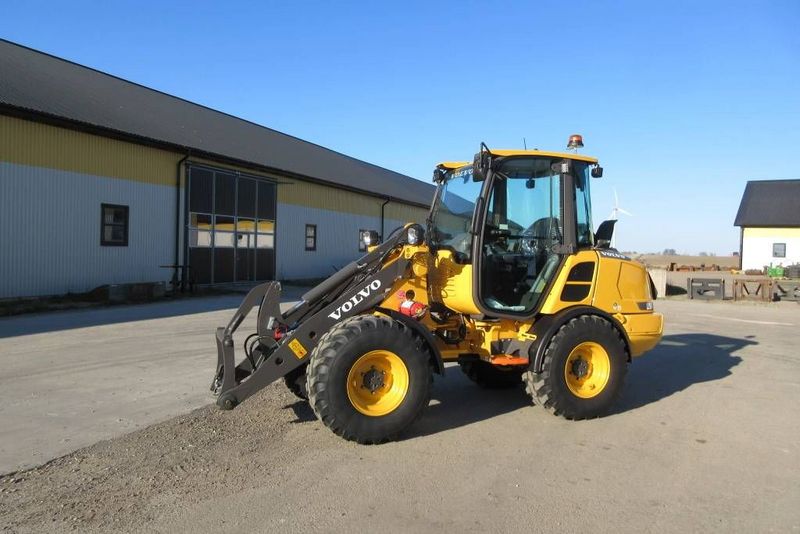 Volvo L25H: Specs, Bucket, Dimensions, Steering System, Hydraulic Cycle ...